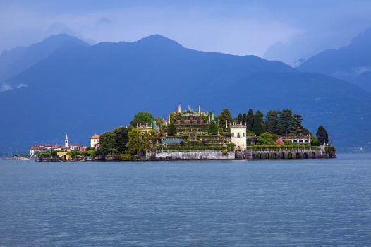 5 Insanely Beautiful Italian Islands You Need To Visit - Eluxe Magazine
