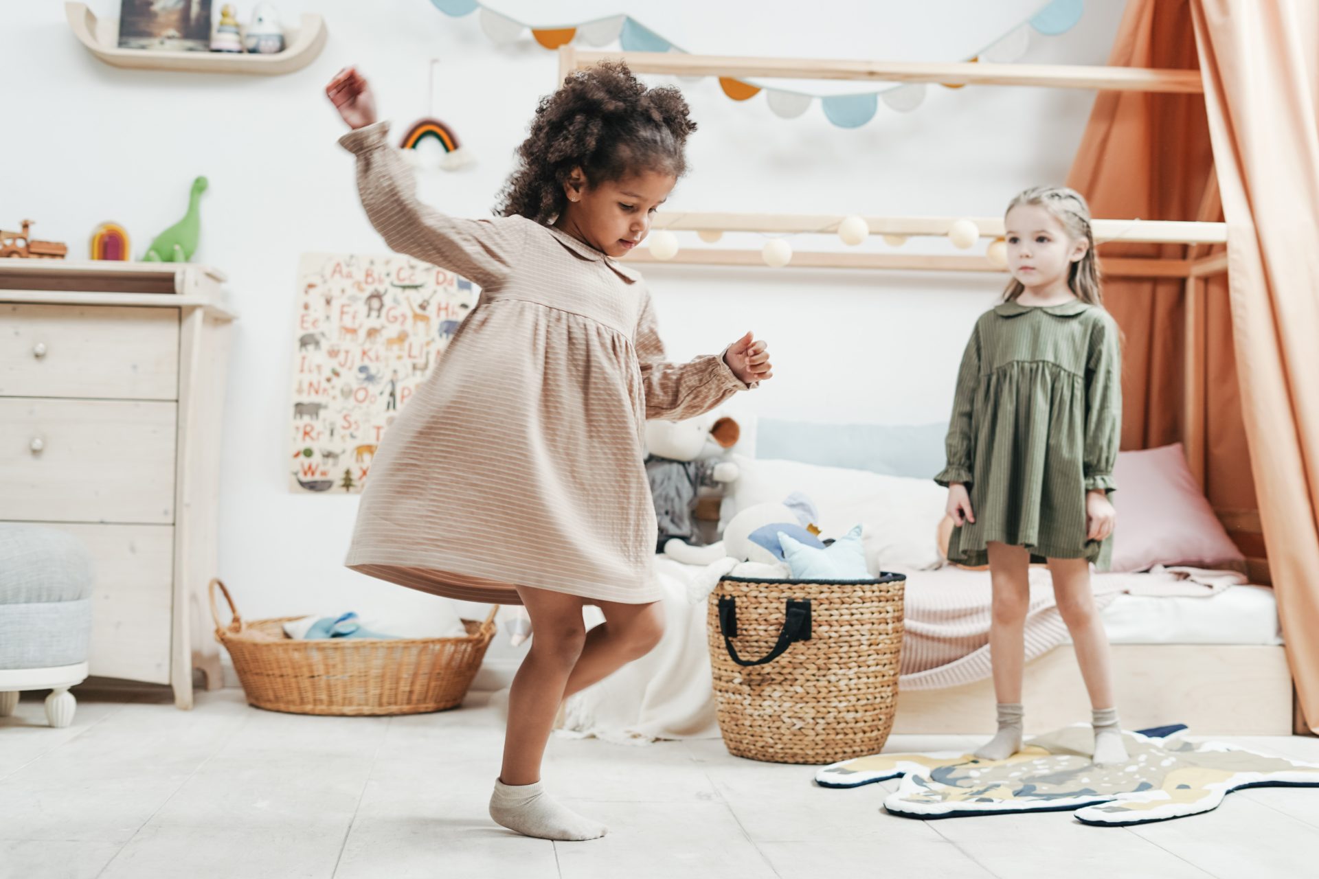 20 Super Fun Indoor Activities For Kids - Eluxe Magazine