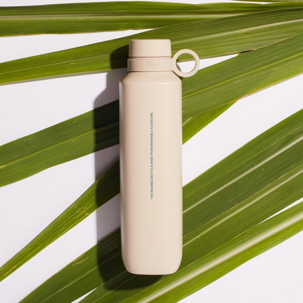 10 Chic Reusable Water Bottles To Take Anywhere - Eluxe Magazine